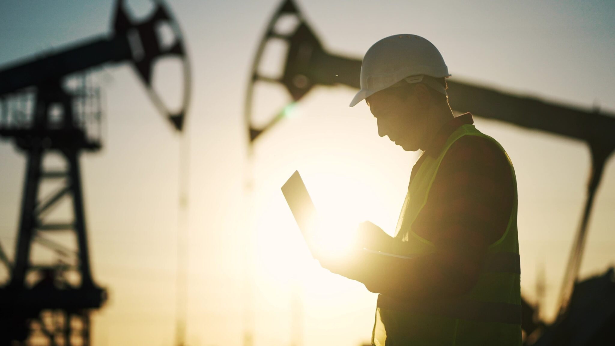 Smart Helmet: Boosting Safety and Productivity in Construction & More