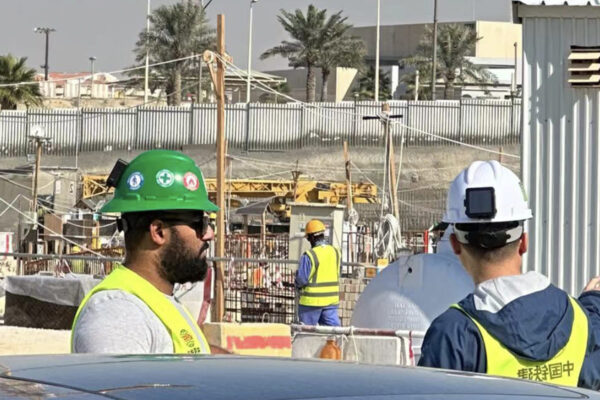 iSmarch IoT Wearable Devices for Construction Workers | Smart Helmets ...